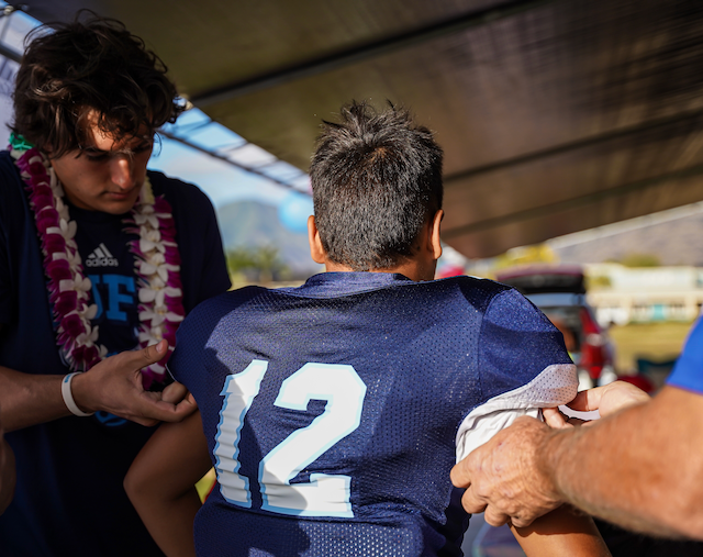 PHOTOS: TUFF Donates New Uniforms to Westside Titans – ESPN Honolulu